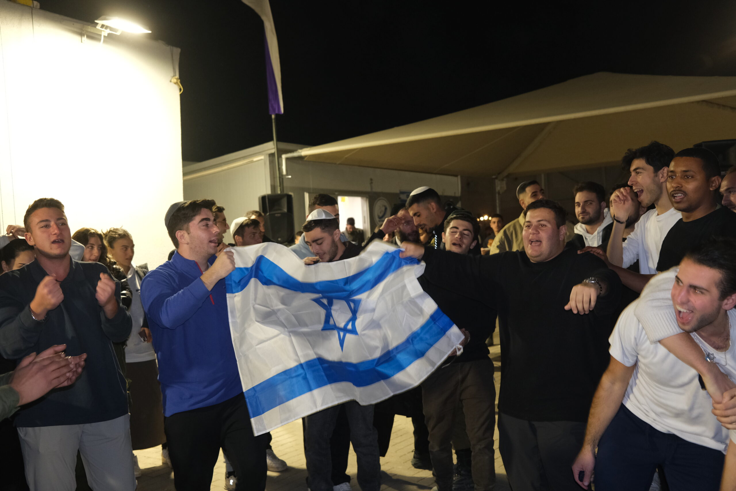 Syrian Jews Volunteer in Israel – Funded by Birthright Israel